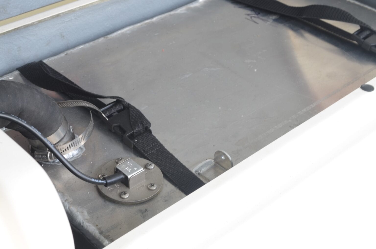 Fuel Level Sender Installed on Aluminum Tank | KUS Americas, Inc.